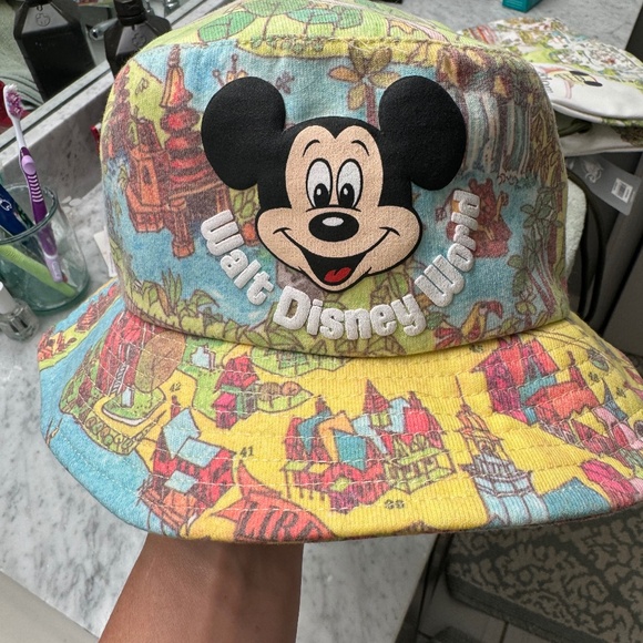 Disney | Accessories | Wdw 5th Vault Collection Mk Park Map Sprit ...